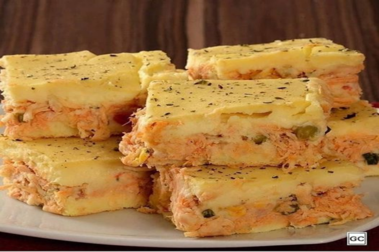Torta Cremosa De Batata Com Frango Com Recheio Maravilhoso Perfeita