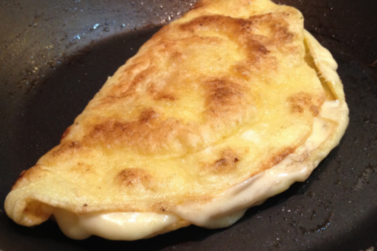 Crepioca Simples com Ovo pronta em 10 minutos e com ingredientes bem fáceis