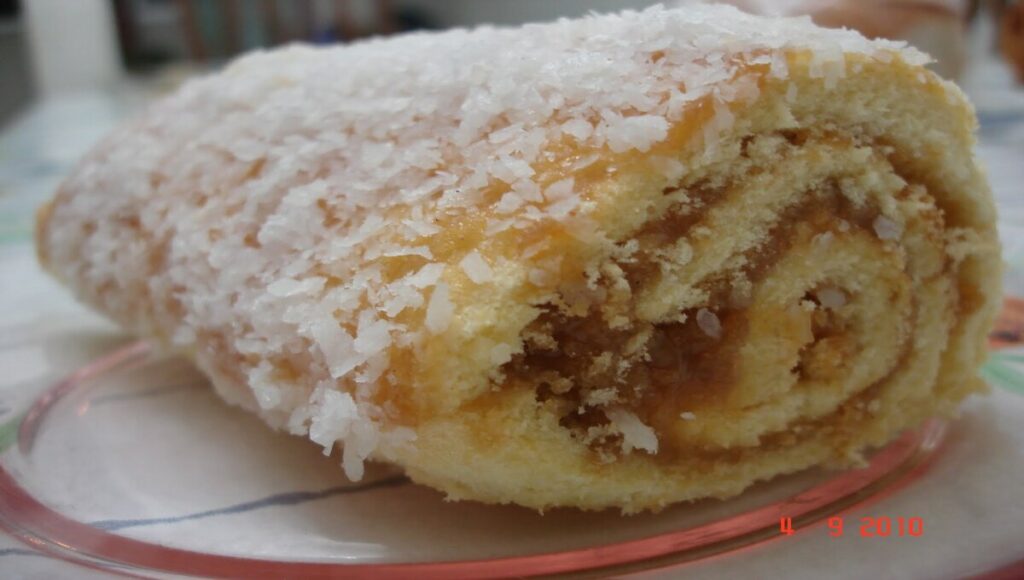 Rocambole de Doce de Leite bem Cremoso e simples de fazer