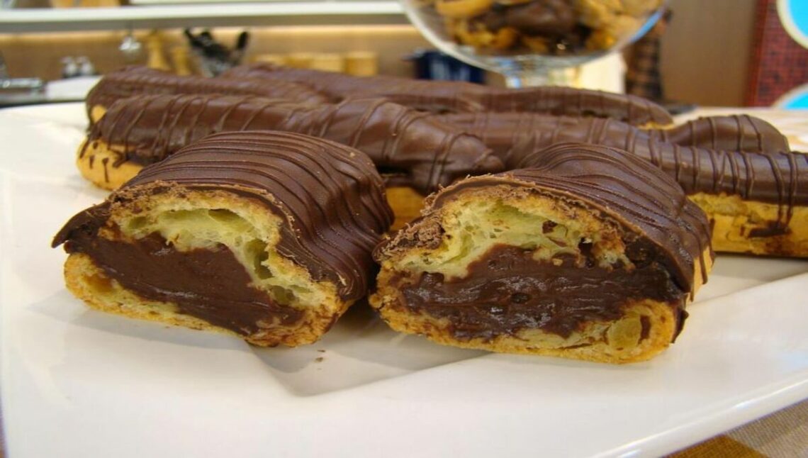 Bomba de Chocolate Tradicional bem fácil fazer para adoçar o seu dia