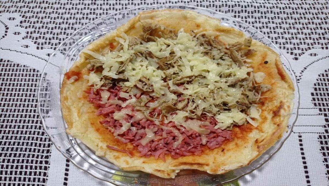 Pizza de Frigideira com Polvilho Azedo, bem fácil e muito recheada