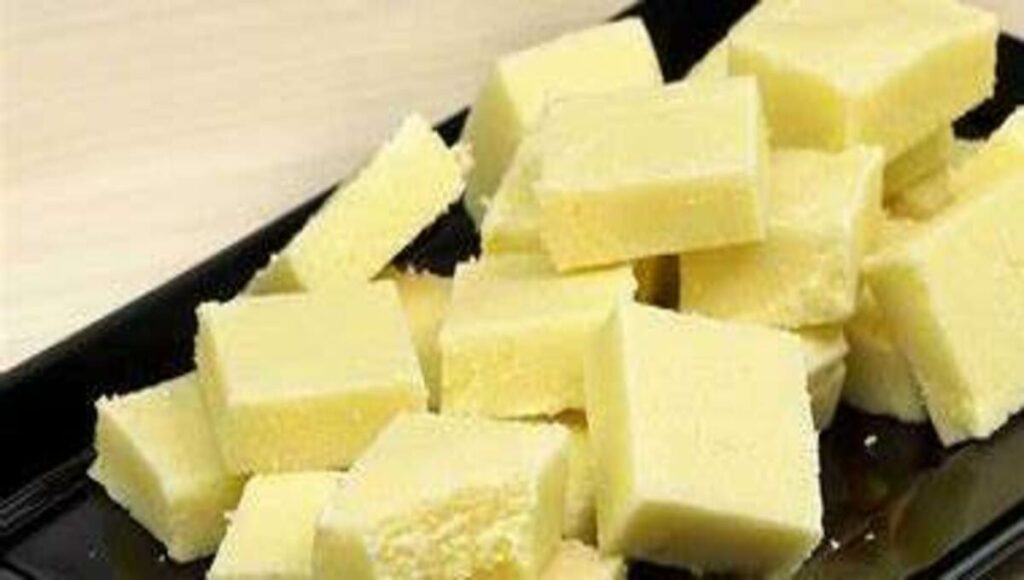 Doce de Leite Ninho na Panela com 3 ingredientes, lembra os doces da avó