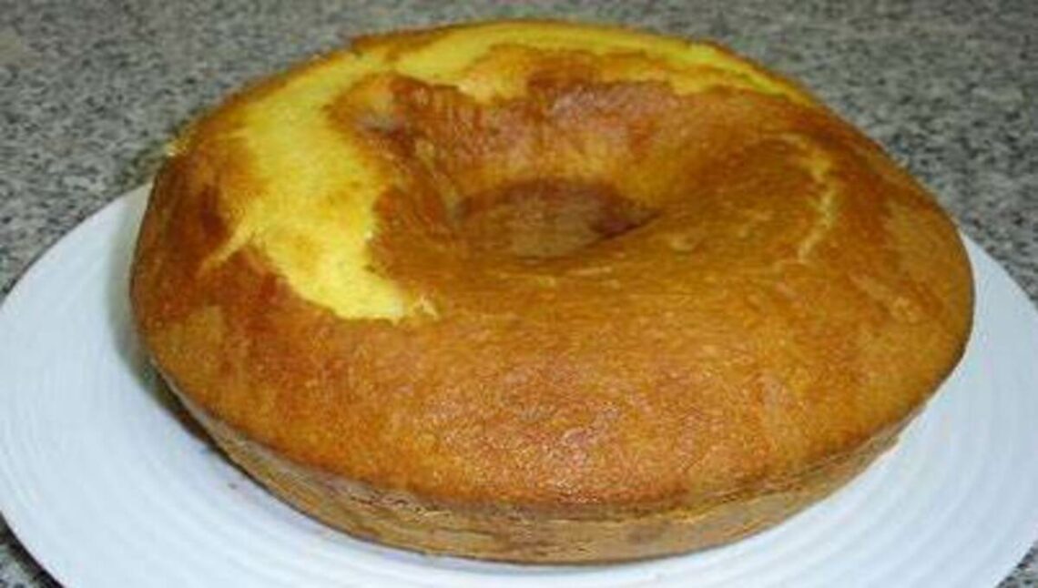 Bolo de 1 Limão com Leite de Coco no liquidificador com suco e raspas ...