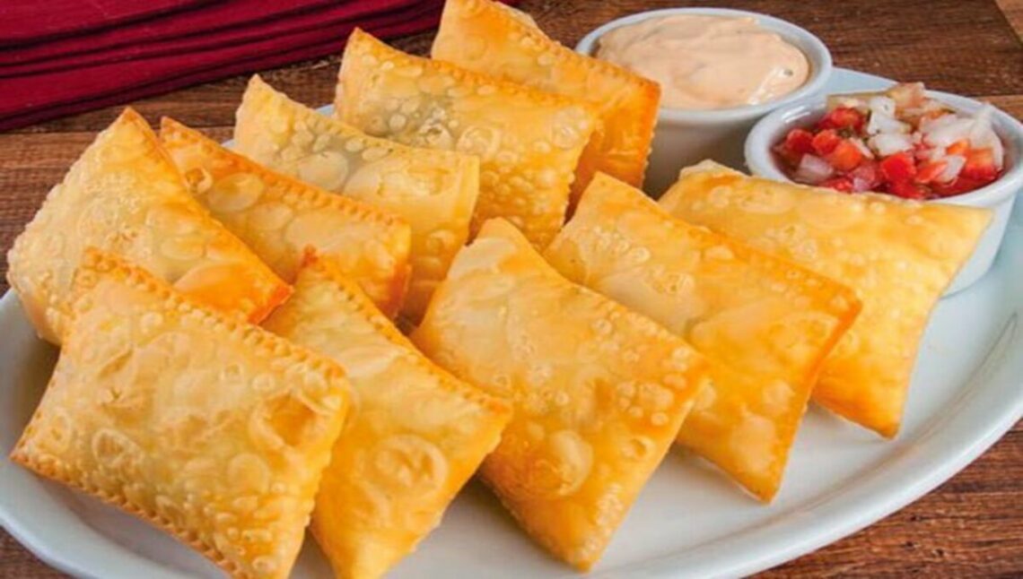 Pastel Frito de Feira com 4 ingredientes e Recheio Cremoso, em poucos ...