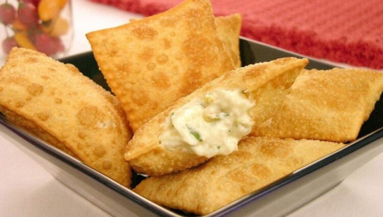Pastel Frito com Massa de 3 ingredientes e 9 opções de Recheio, em minutos
